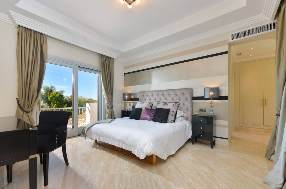 300 M² Villa ∙ 7 Bedrooms ∙ 14 Guests - Ojén