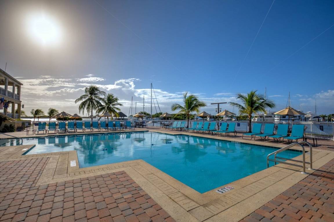 Apartment ∙ 2 Bedrooms ∙ 6 Guests - Stock Island, FL