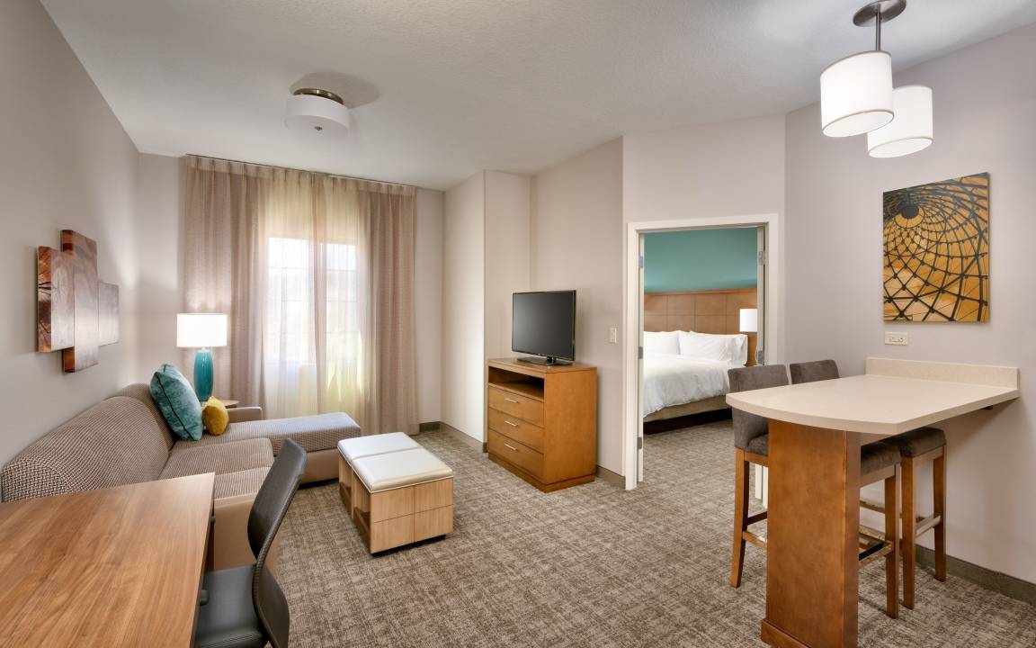 Condo ∙ 1 Bedroom ∙ 4 Guests - Gainesville, FL