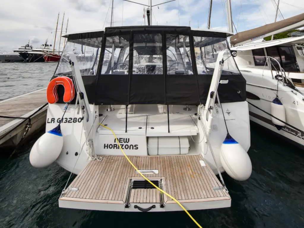 Houseboat ∙ 6 Bedrooms ∙ 12 Guests - Croatia