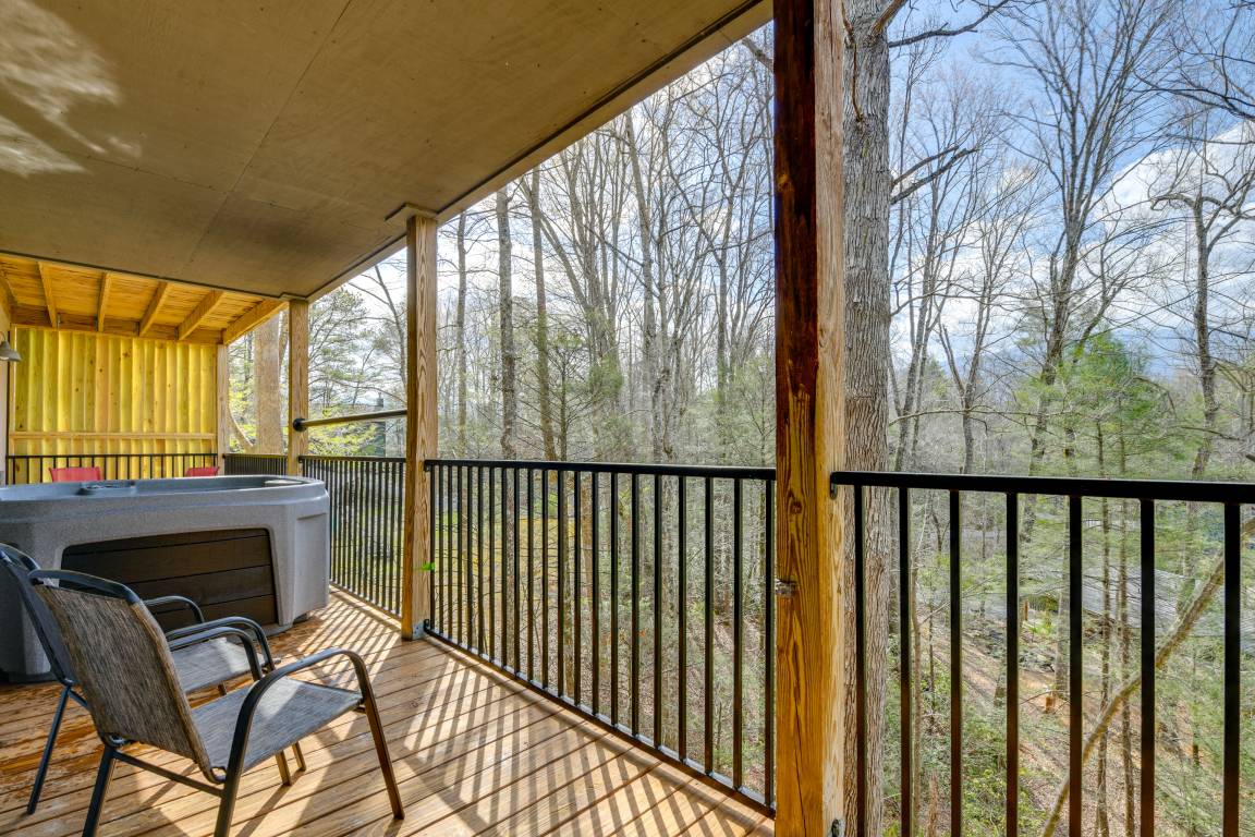 139 M² Apartment ∙ 3 Bedrooms ∙ 8 Guests - Gatlinburg, TN