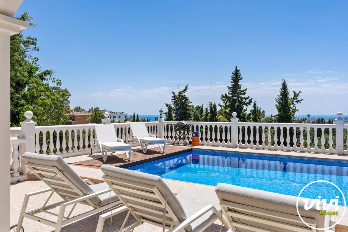400 M² Villa ∙ 3 Bedrooms ∙ 6 Guests - Fuengirola