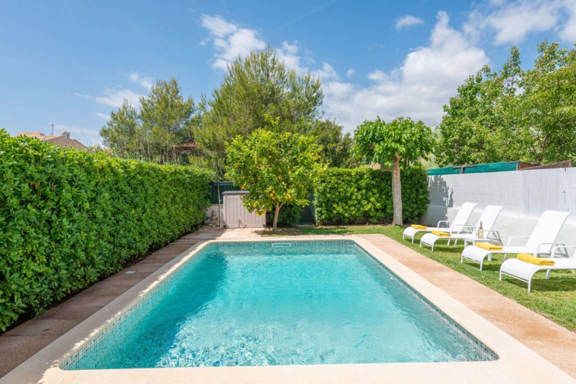 140 M² Hostel ∙ 3 Bedrooms ∙ 6 Guests - Alcúdia