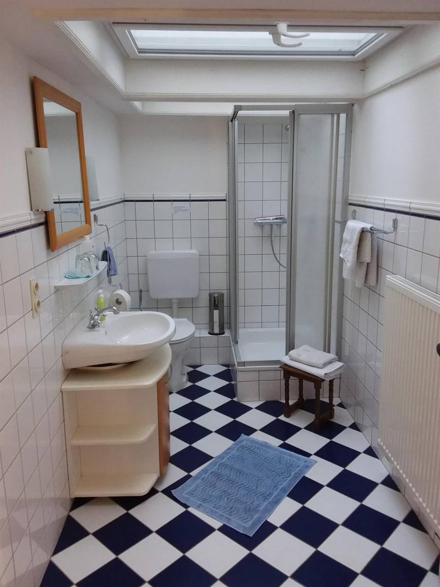 60 M² Ferienwohnung ∙ 2 Schlafzimmer ∙ 4 Gäste - Fladungen