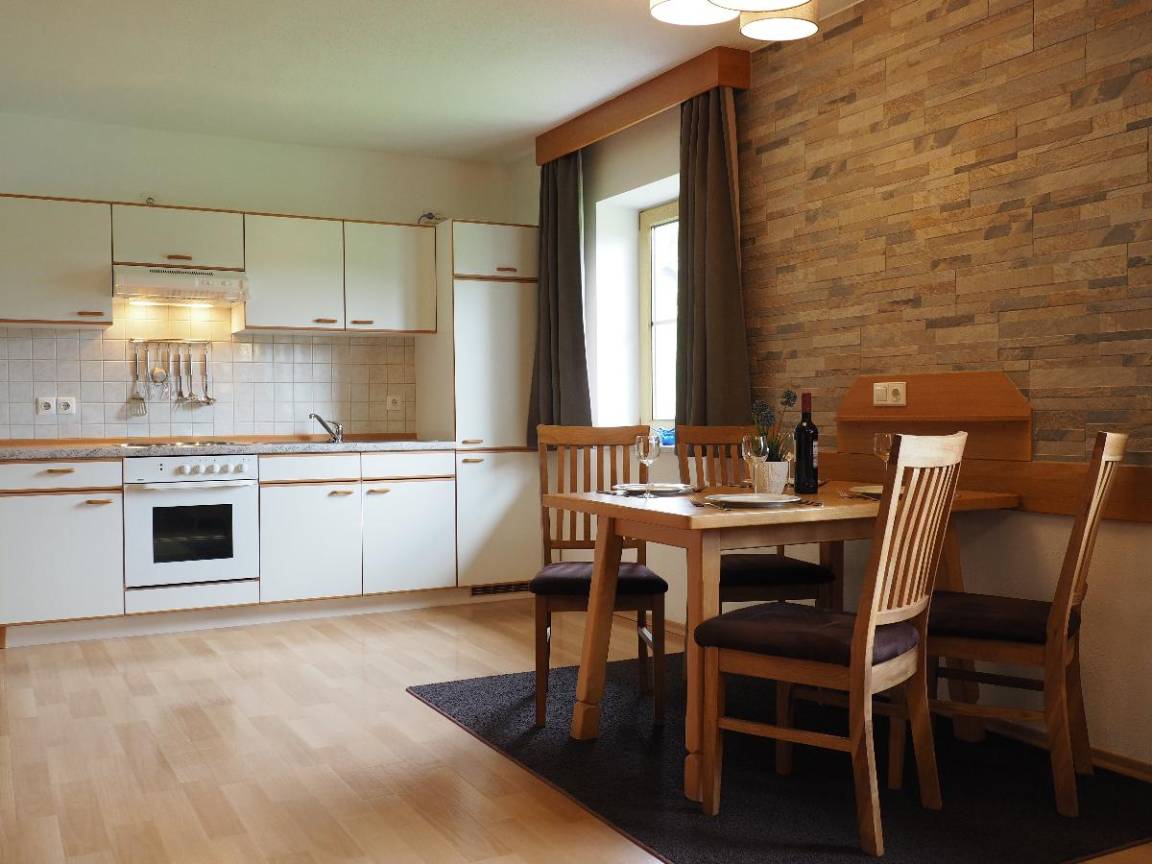 60 M² Ferienwohnung ∙ 2 Schlafzimmer ∙ 4 Gäste - Viechtach