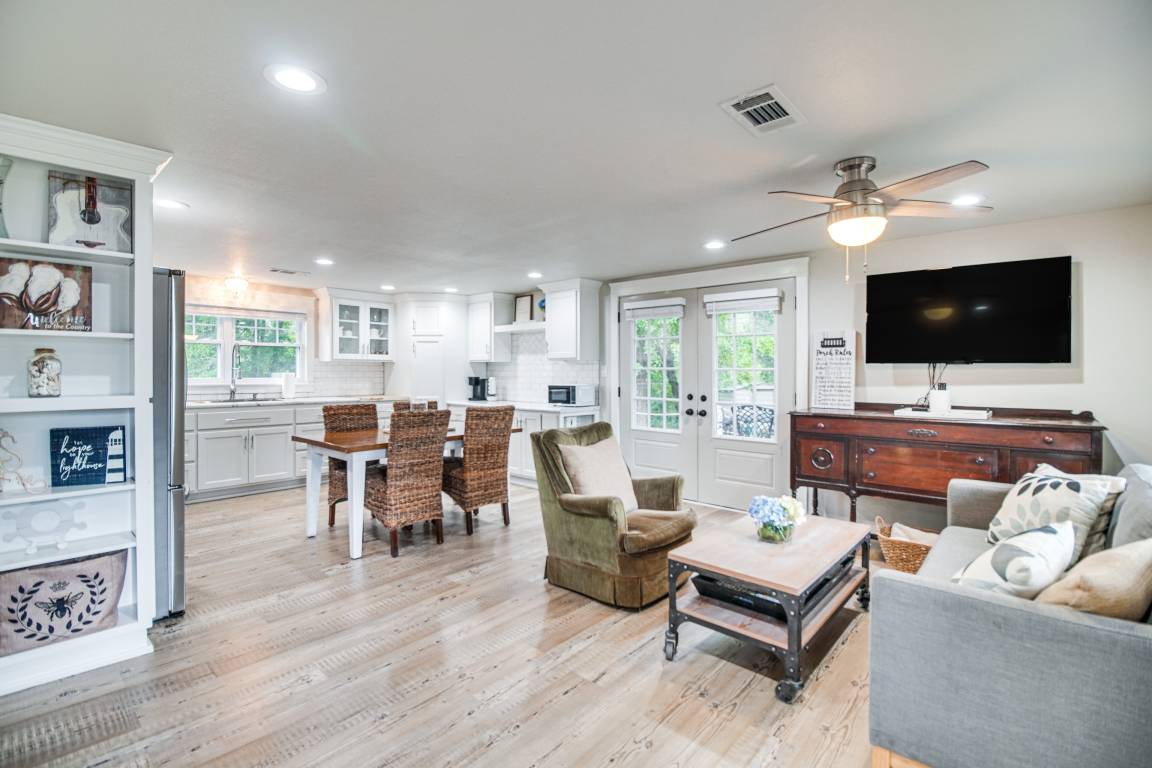 92 M² Cottage ∙ 2 Bedrooms ∙ 3 Guests - Oklahoma