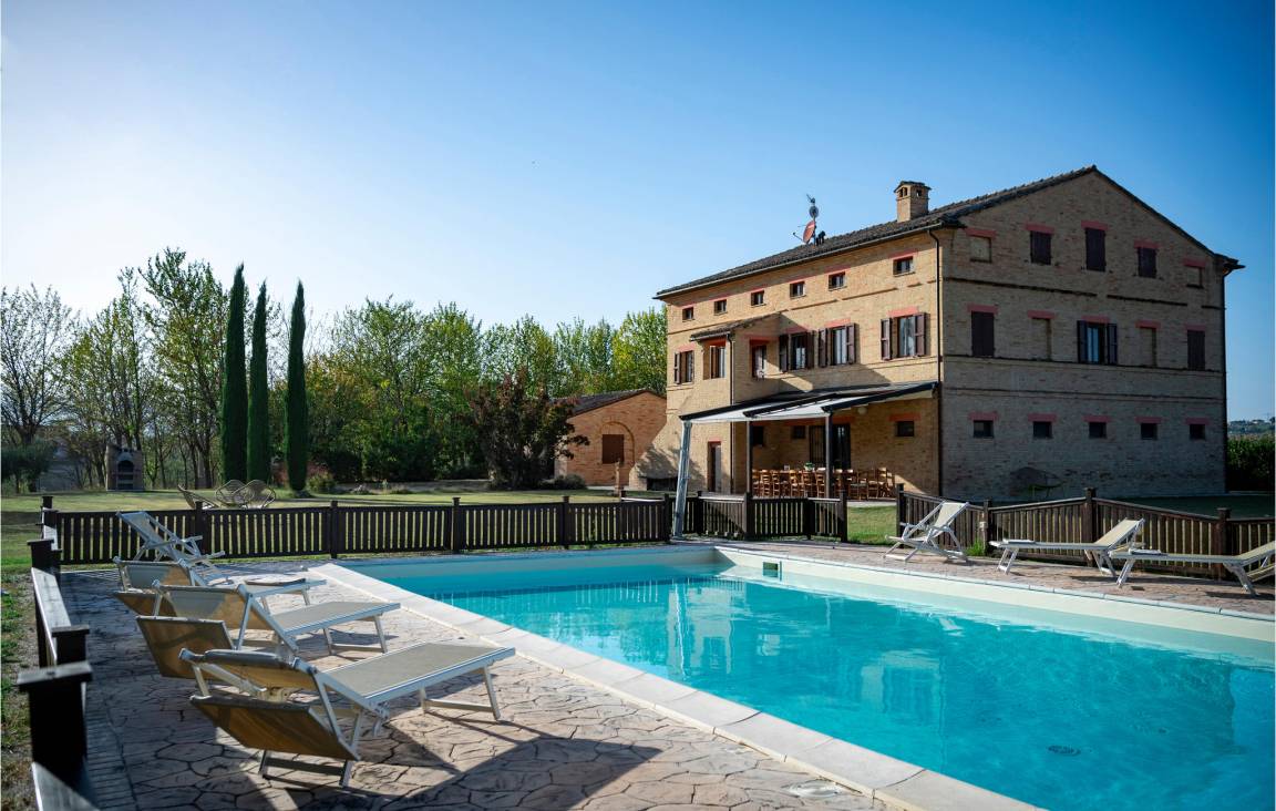 290 M² Huis ∙ 6 Slaapkamers ∙ 12 Gasten - Macerata