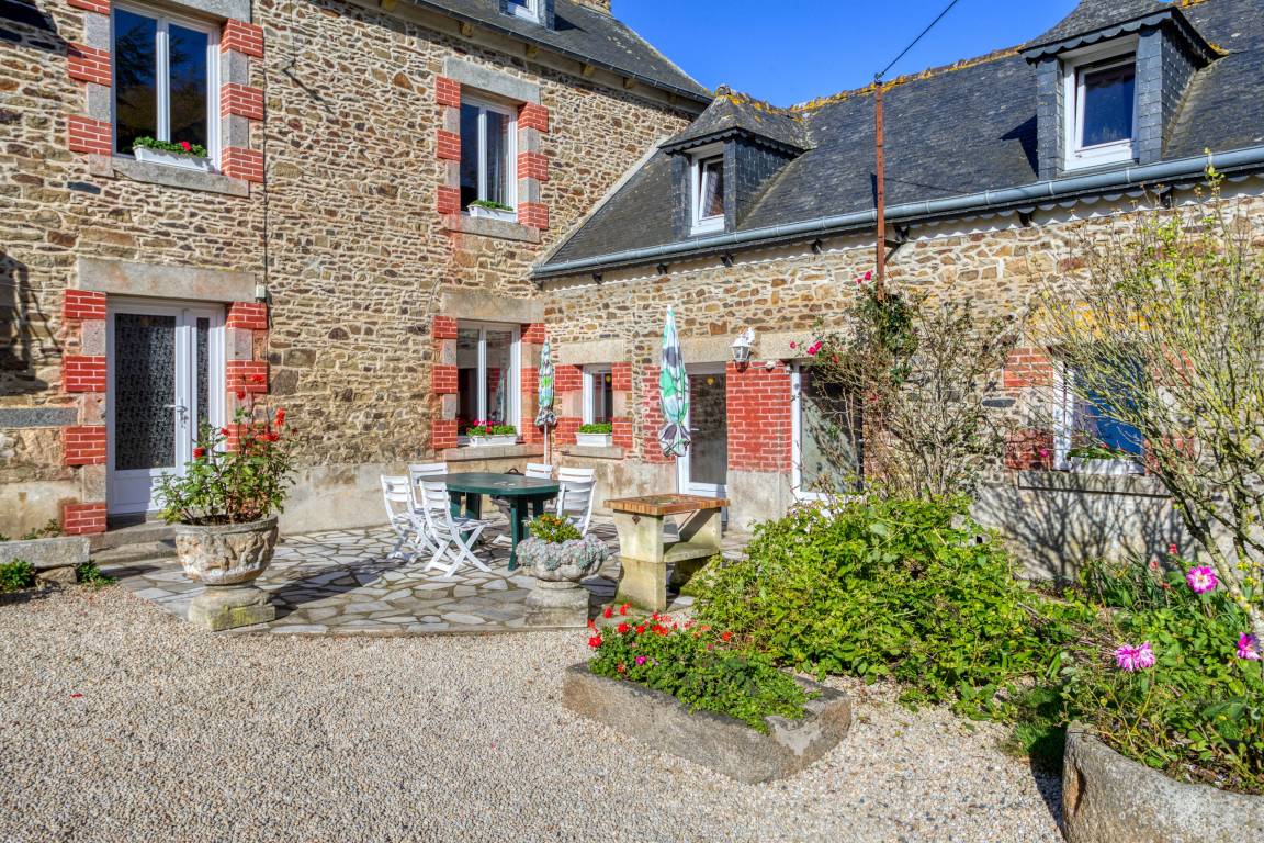 129 M² Maison De Vacances ∙ 3 Chambres ∙ 9 Personnes - Plérin
