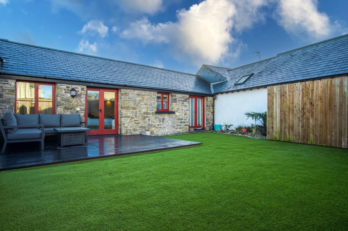 93 M² Cottage ∙ 3 Bedrooms ∙ 6 Guests - Milford Haven