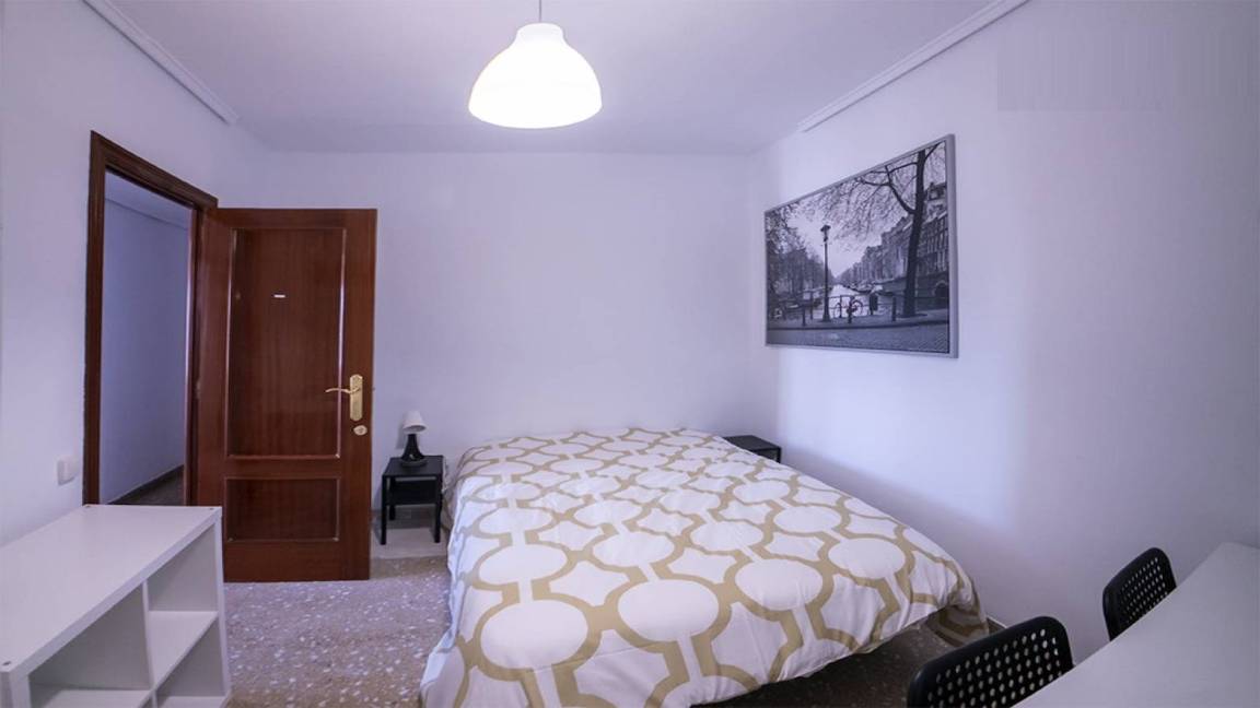 120 M² Private Room ∙ 1 Bedroom ∙ 1 Guest - Valence en Espagne