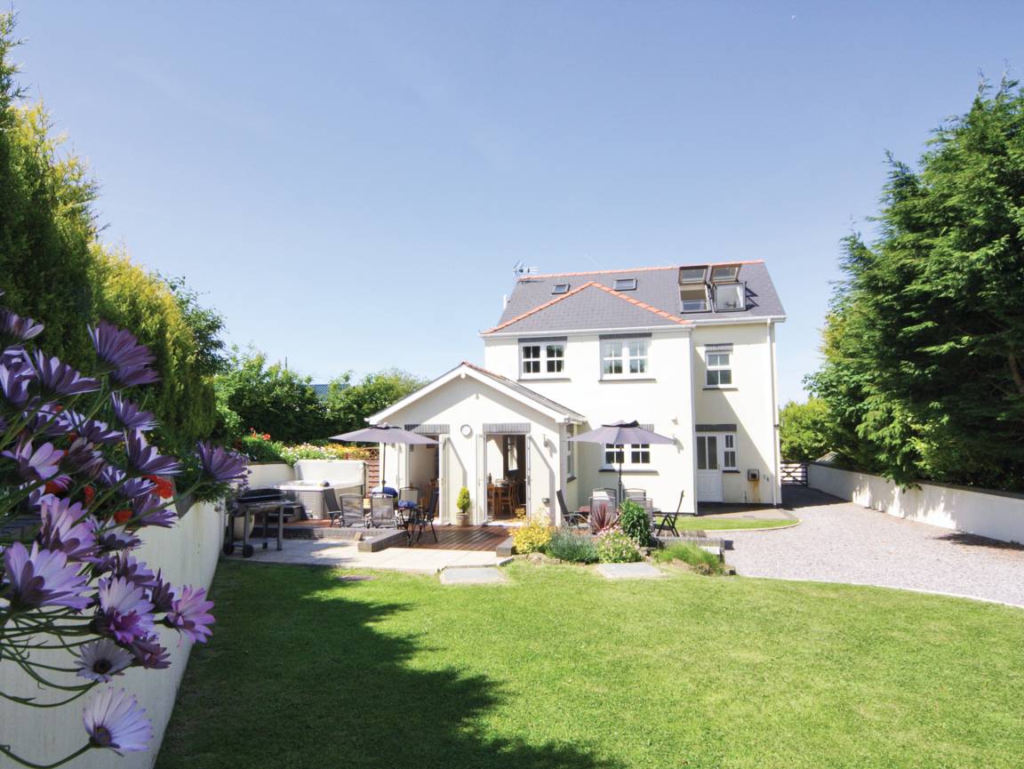 Cottage ∙ 6 Bedrooms ∙ 12 Guests - Aberaeron