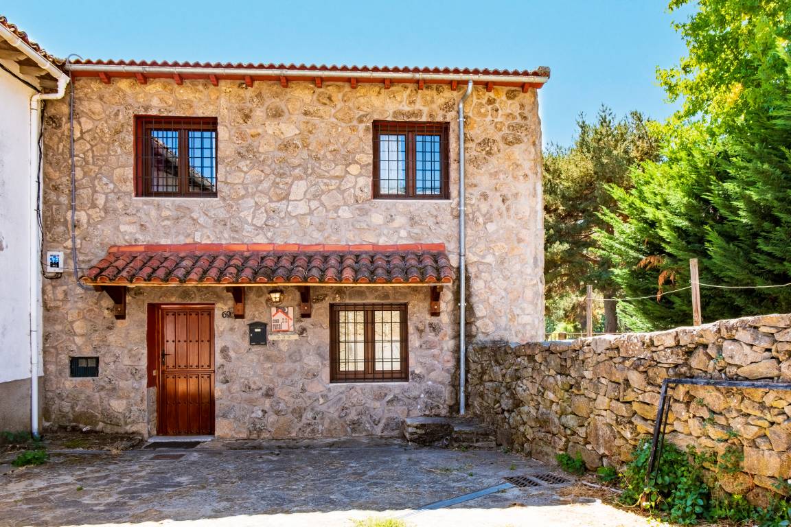 280 M² Casa ∙ 4 Habitaciones ∙ 8 Huéspedes - El Barco de Ávila