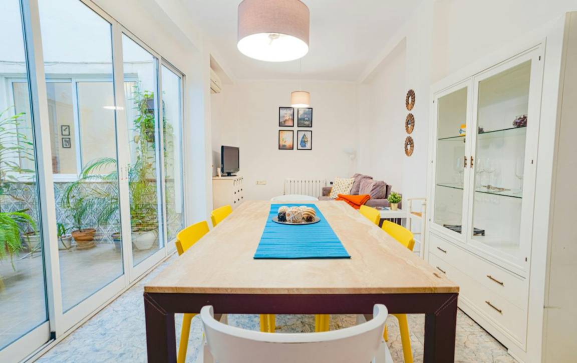 70 M² Appartement ∙ 2 Slaapkamers ∙ 4 Gasten - Valencia