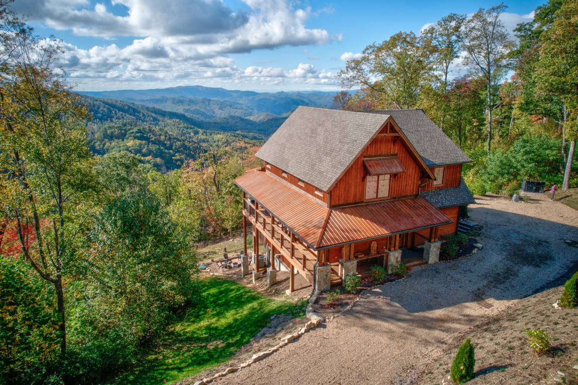 House ∙ 4 Bedrooms ∙ 11 Guests - Roan Mountain, TN