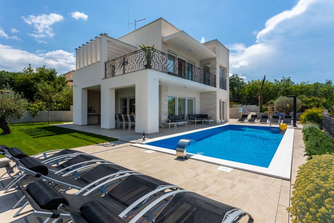 220 M² Villa ∙ 4 Bedrooms ∙ 8 Guests - Vrbnik
