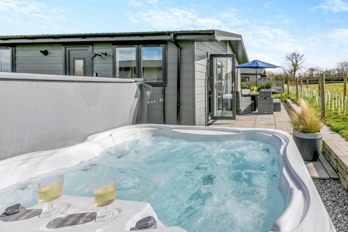 Lodge ∙ 3 Bedrooms ∙ 6 Guests - Roadford Lake