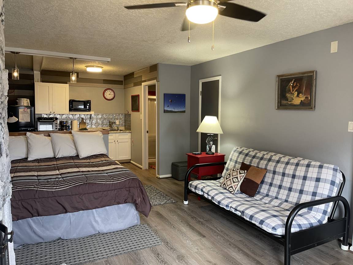 Apartment ∙ 1 Bedroom ∙ 4 Guests - Red River, NM