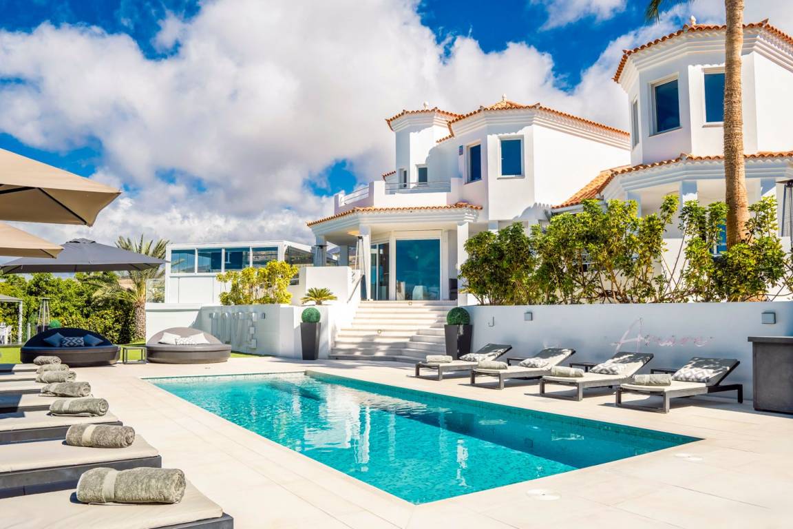Villa ∙ 8 Bedrooms ∙ 14 Guests - Adeje