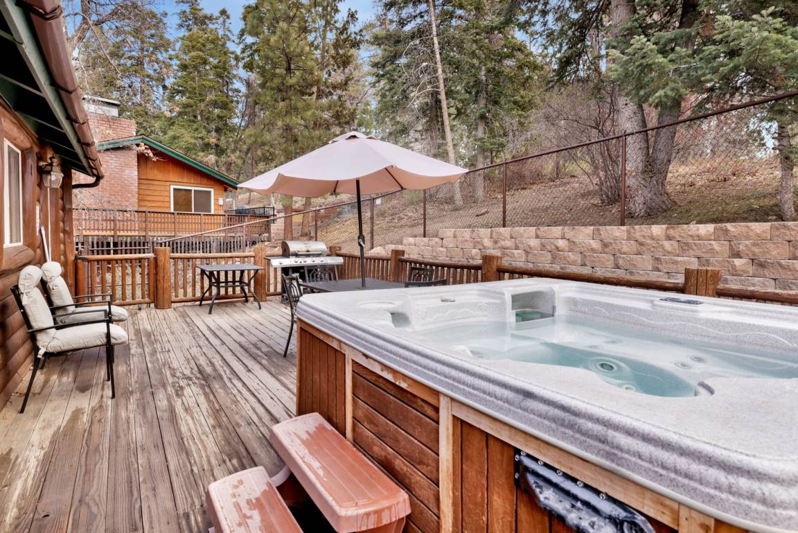 87 M² Cabin ∙ 3 Bedrooms ∙ 5 Guests - Big Bear Lake, CA