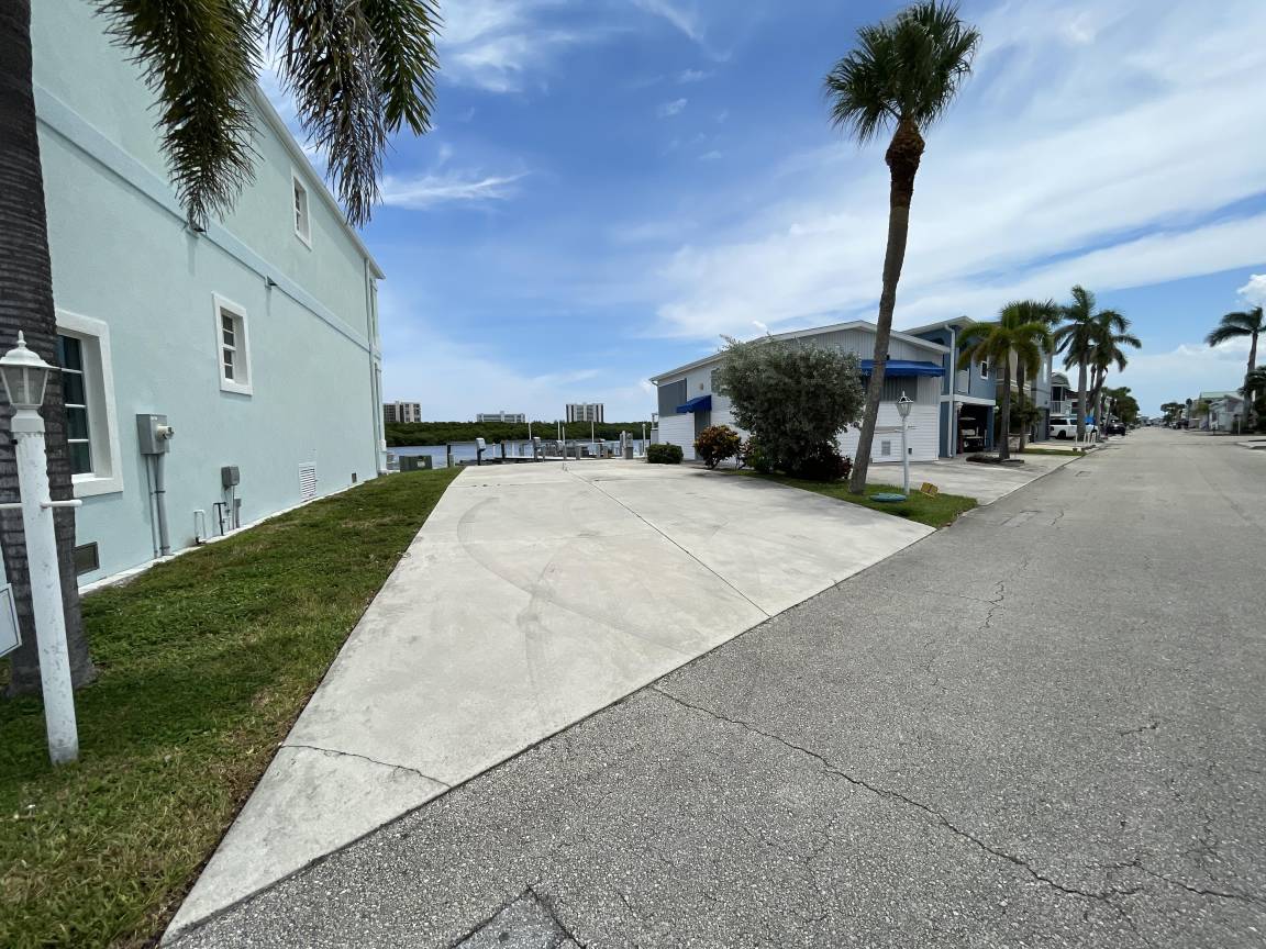 Camping ∙ 1 Bedroom ∙ 4 Guests - Florida
