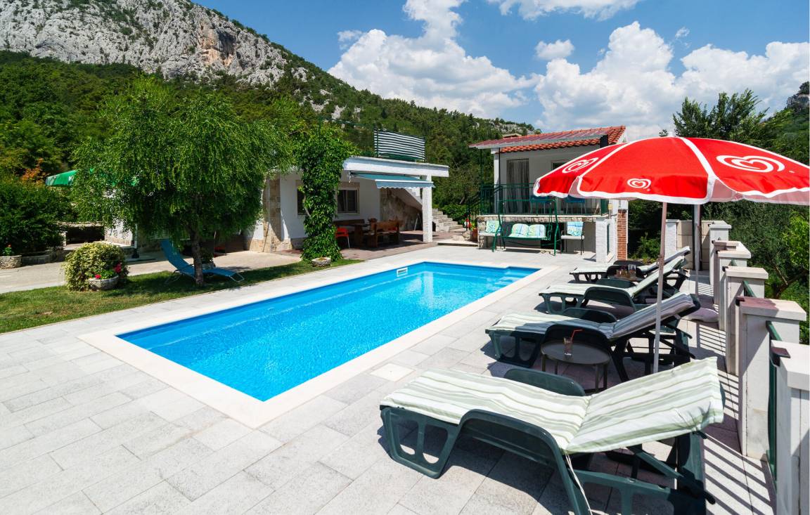 106 M² Ferienhaus ∙ 3 Schlafzimmer ∙ 7 Gäste - Omiš