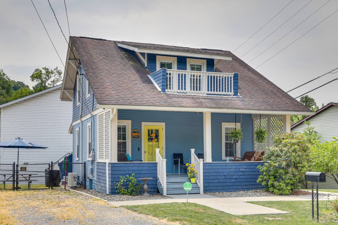116 M² House ∙ 2 Bedrooms ∙ 6 Guests - Morgantown, WV