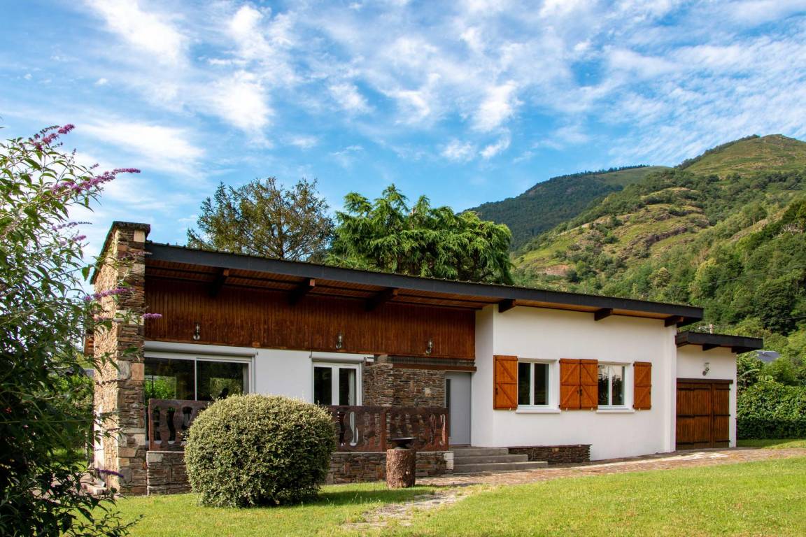 115 M² Gîte ∙ 4 Bedrooms ∙ 10 Guests - Bagnères-de-Luchon