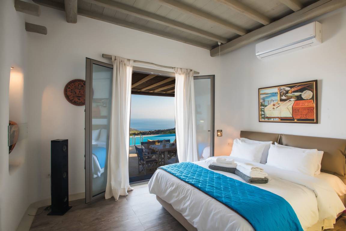 200 M² Villa ∙ 4 Bedrooms ∙ 14 Guests - Mykonos