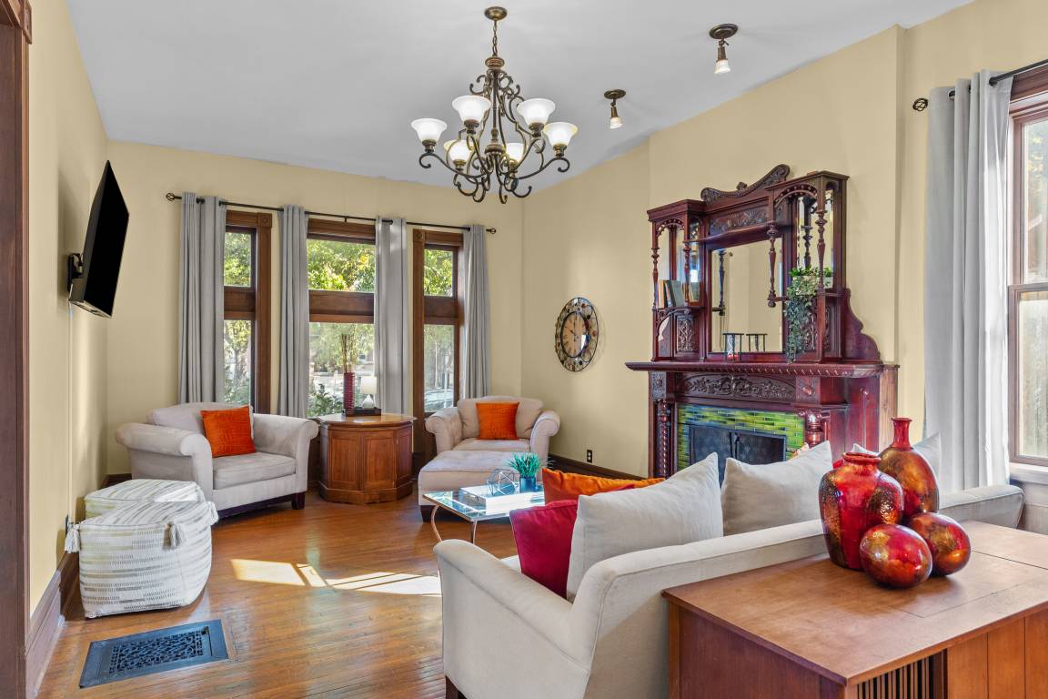 311 M² House ∙ 5 Bedrooms ∙ 10 Guests - St. Louis, MO