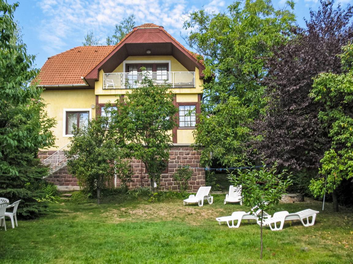 120 M² Ferienhaus ∙ 5 Schlafzimmer ∙ 9 Gäste - Balatonalmádi