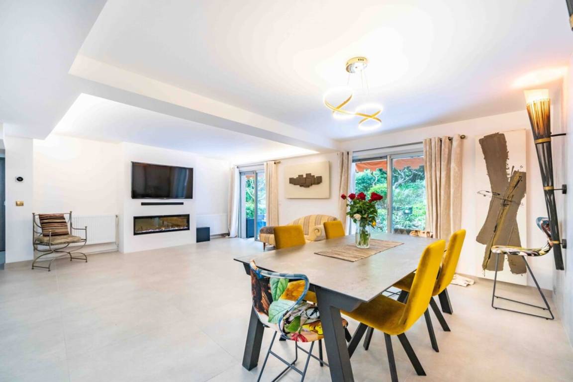 Appartement ∙ 3 Chambres ∙ 6 Personnes - ibis Styles Cannes Le Cannet