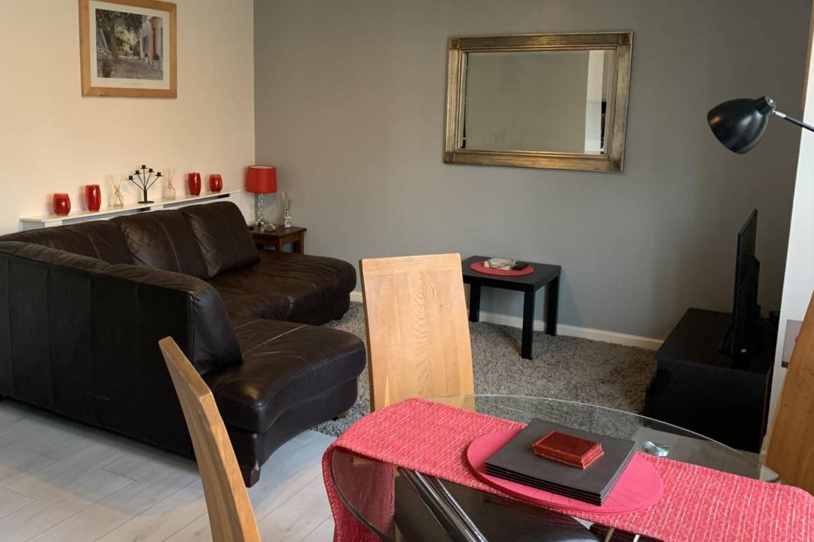 75 M² Apartment ∙ 2 Bedrooms ∙ 4 Guests - Leasowe Castle Hotel
