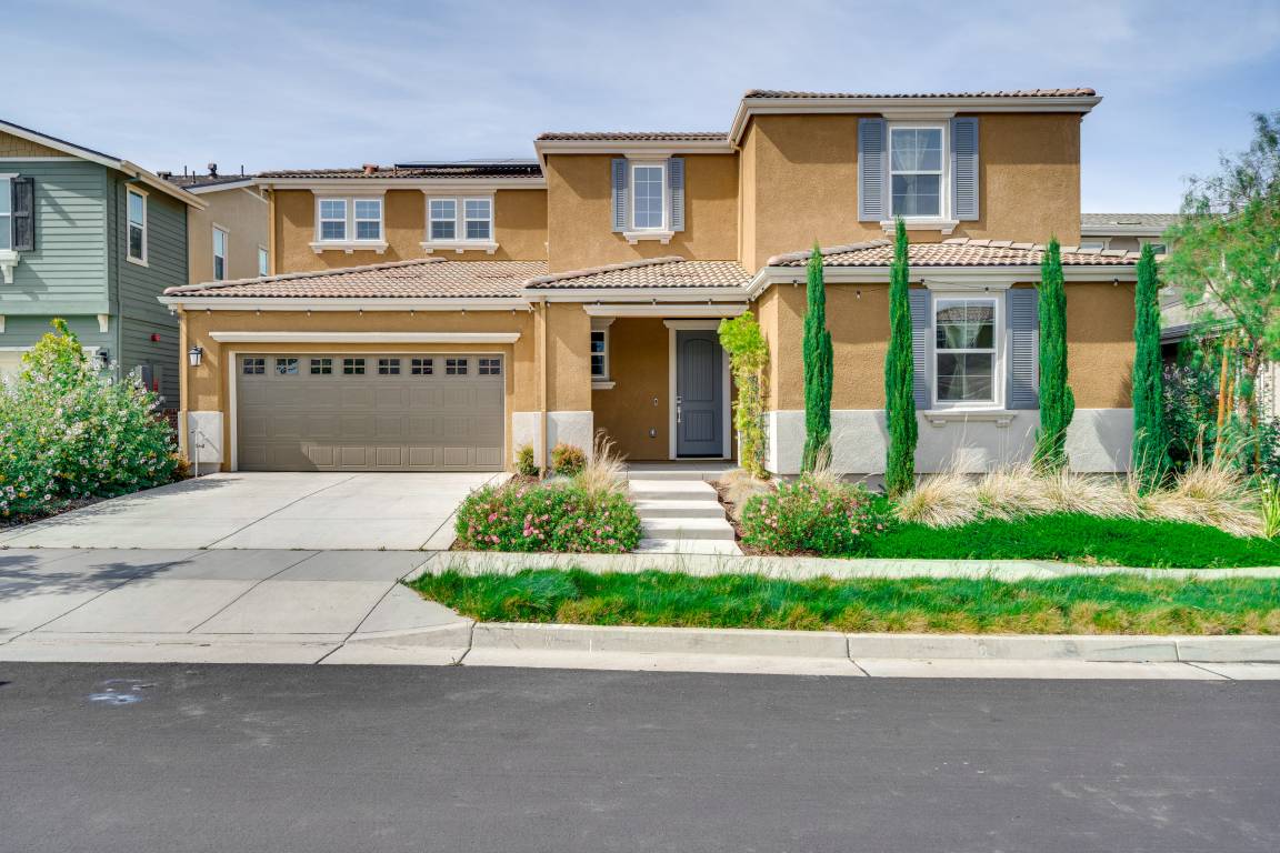 328 M² House ∙ 4 Bedrooms ∙ 9 Guests - Tracy, CA