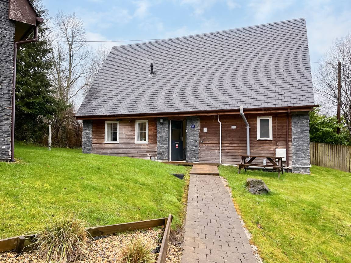 Cottage ∙ 4 Bedrooms ∙ 8 Guests - Loch Lomond