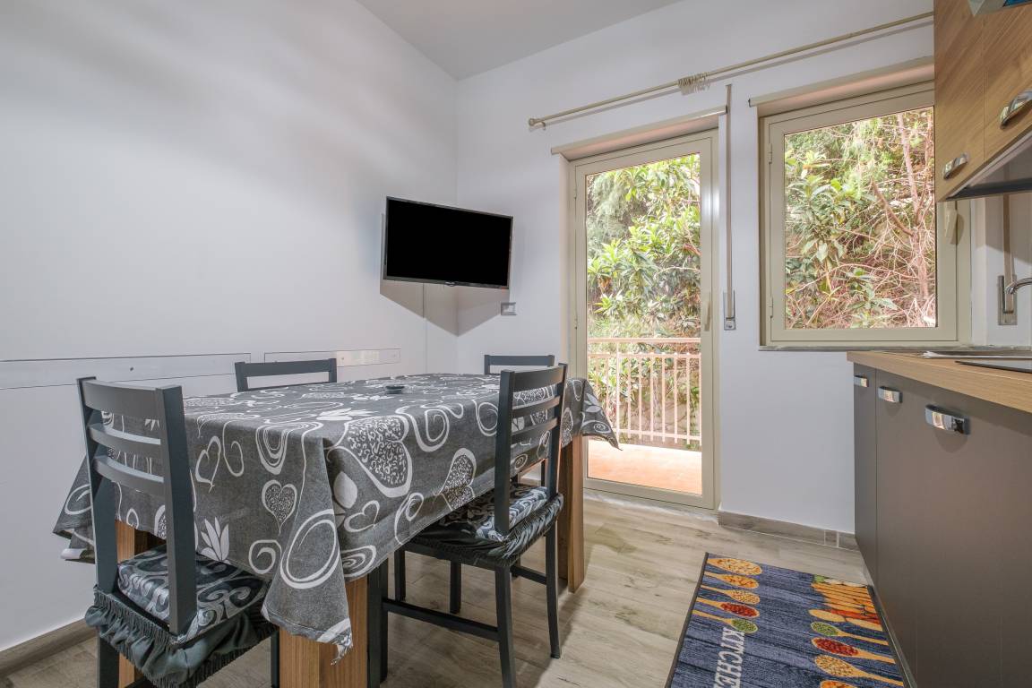 120 M² Apartment ∙ 2 Bedrooms ∙ 4 Guests - Messina