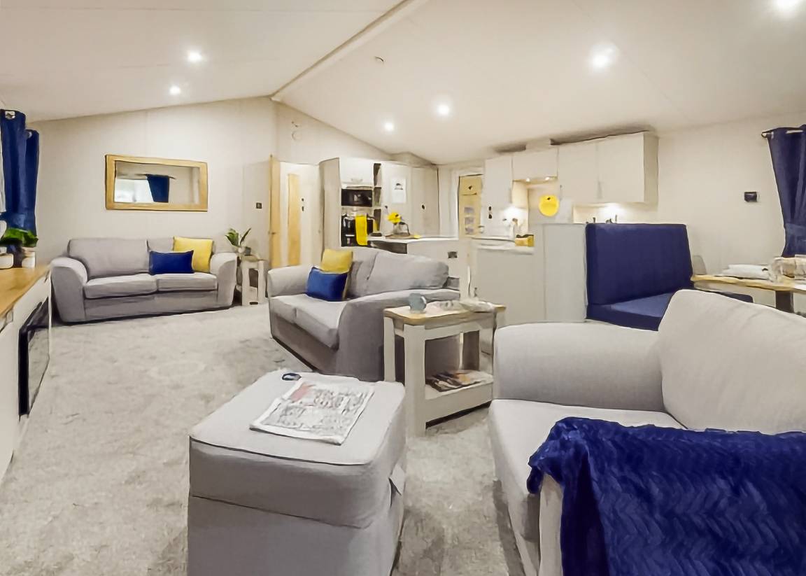 Chalet ∙ 4 Bedrooms ∙ 8 Guests - Sutton on Sea