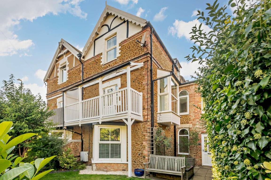 Cottage ∙ 4 Bedrooms ∙ 8 Guests - Hunstanton