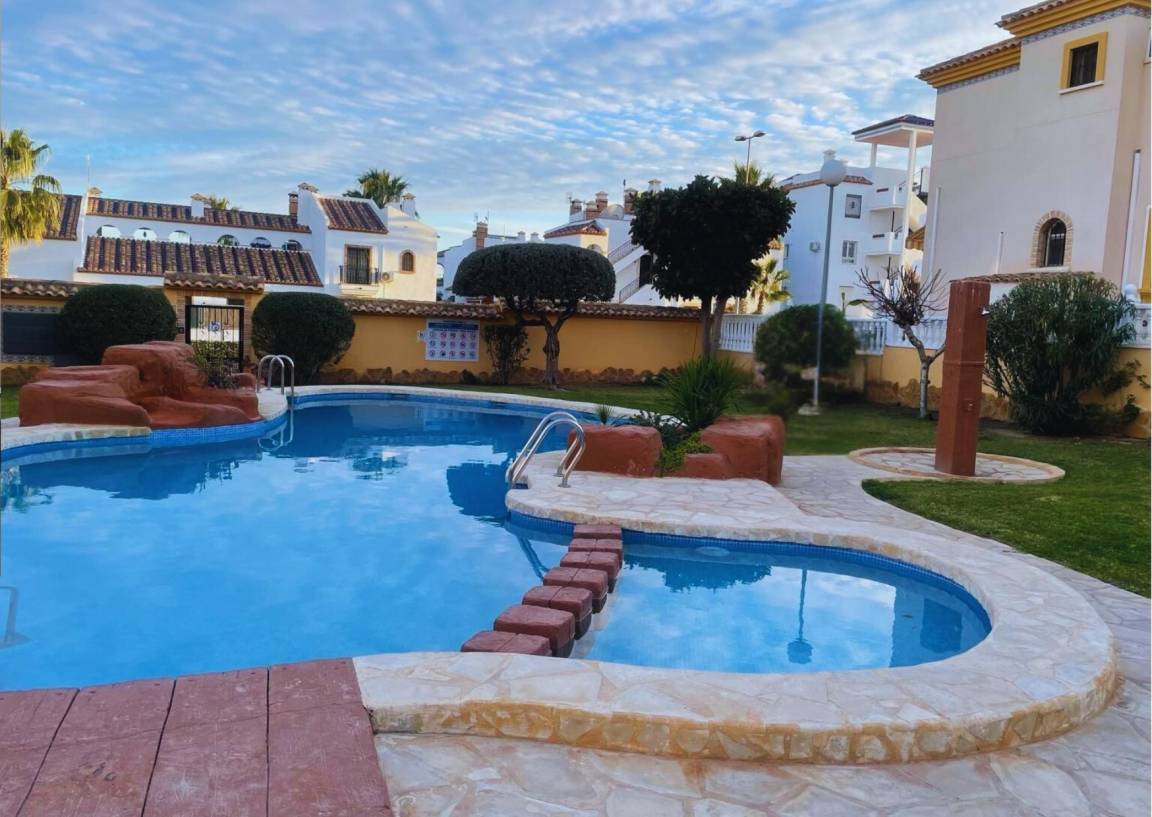 90 M² House ∙ 3 Bedrooms ∙ 6 Guests - Playa Flamenca