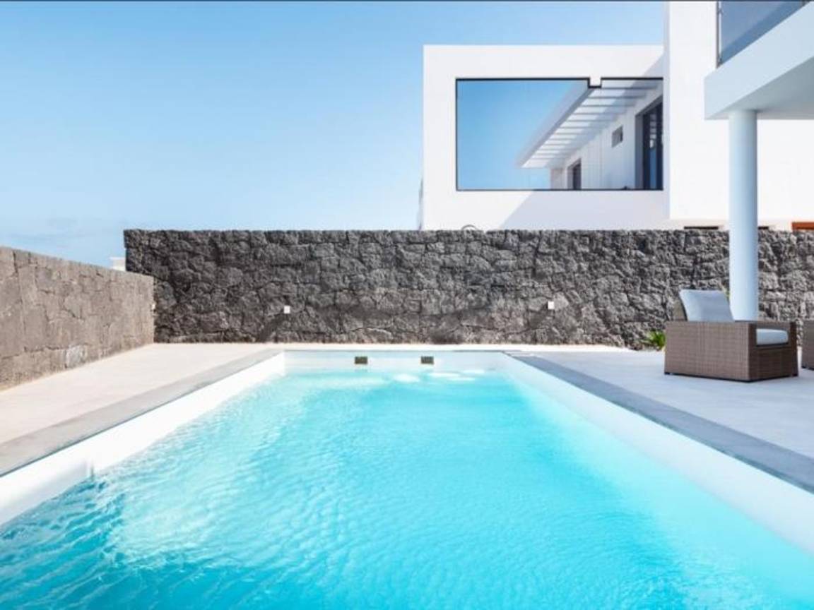 1100 M² Villa ∙ 3 Habitaciones ∙ 6 Huéspedes - Arrecife