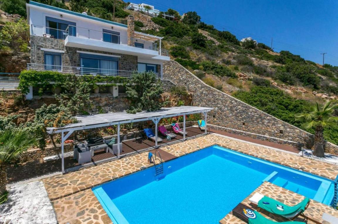 180 M² Villa ∙ 3 Bedrooms ∙ 6 Guests - Agios Nikolaos