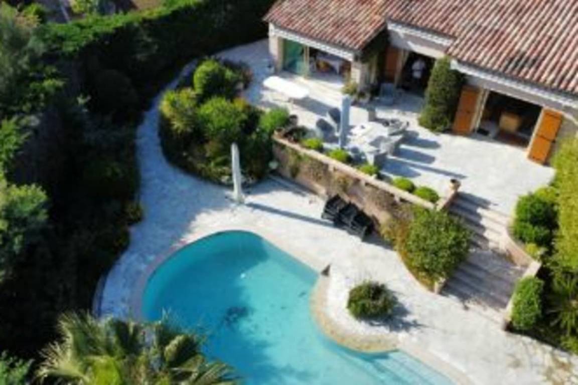 160 M² Villa ∙ 4 Chambres ∙ 8 Personnes - Grasse