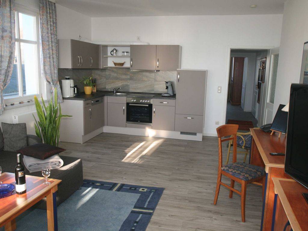 64 M² Apartment ∙ 2 Bedrooms ∙ 5 Guests - Sassnitz