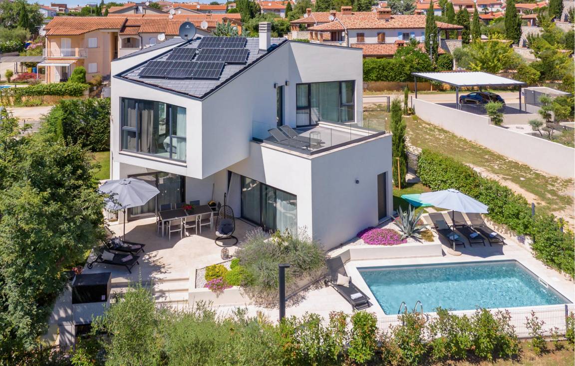 180 M² House ∙ 4 Bedrooms ∙ 10 Guests - Poreč