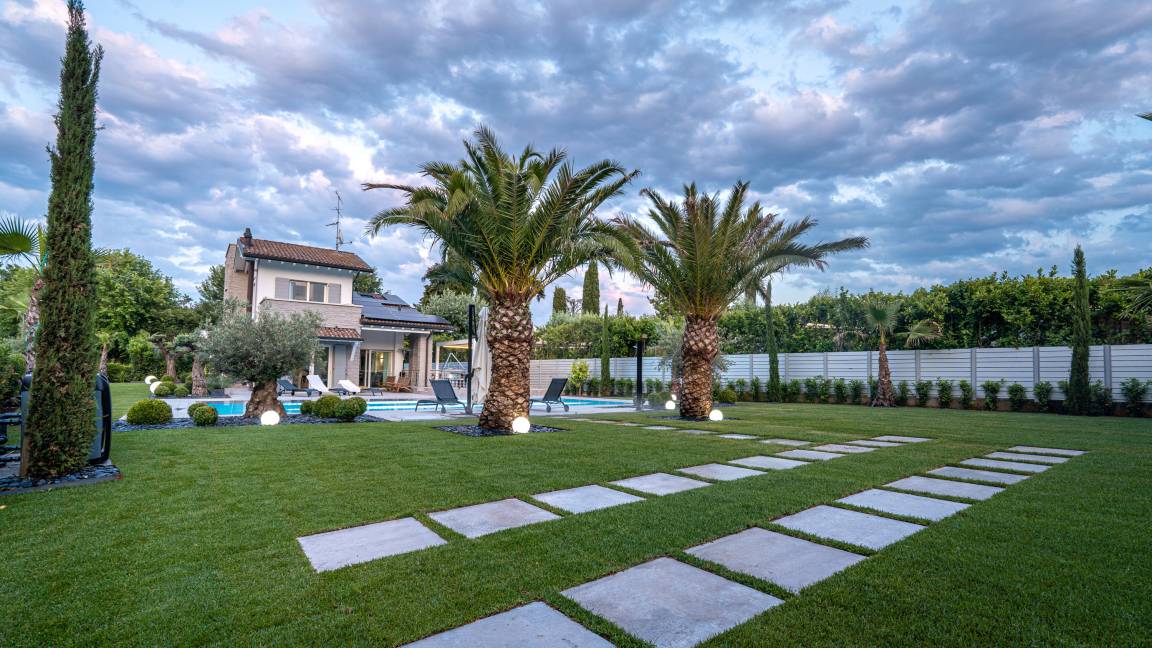 400 M² Villa ∙ 4 Schlafzimmer ∙ 8 Gäste - Sirmione