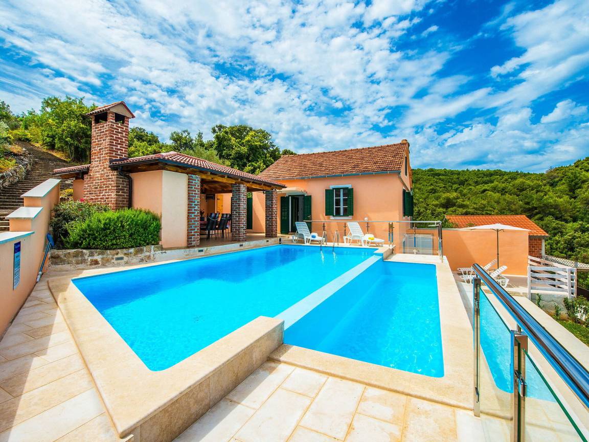 75 M² House ∙ 3 Bedrooms ∙ 6 Guests - Sali