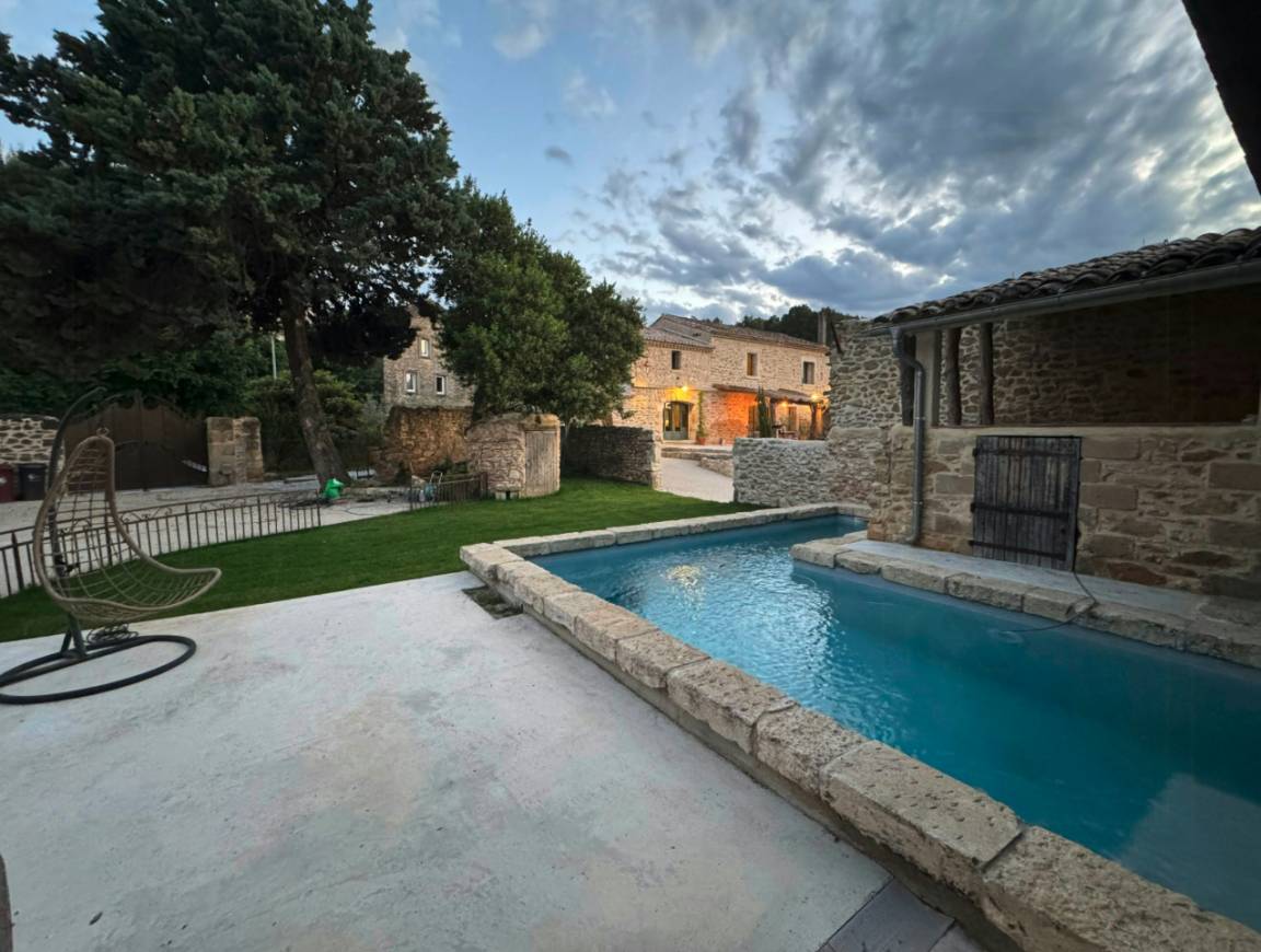 210 M² Huis ∙ 5 Slaapkamers ∙ 10 Gasten - Bagnols-sur-Cèze