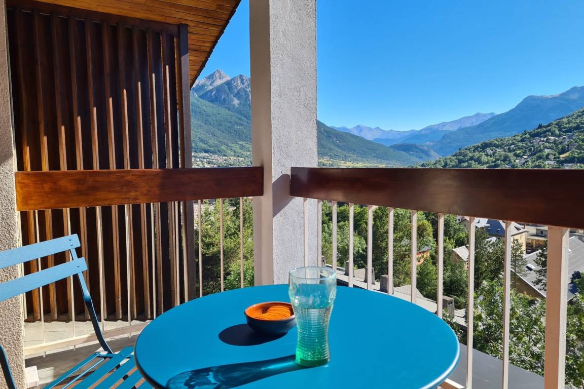 68 M² Apartment ∙ 2 Bedrooms ∙ 5 Guests - Briançon