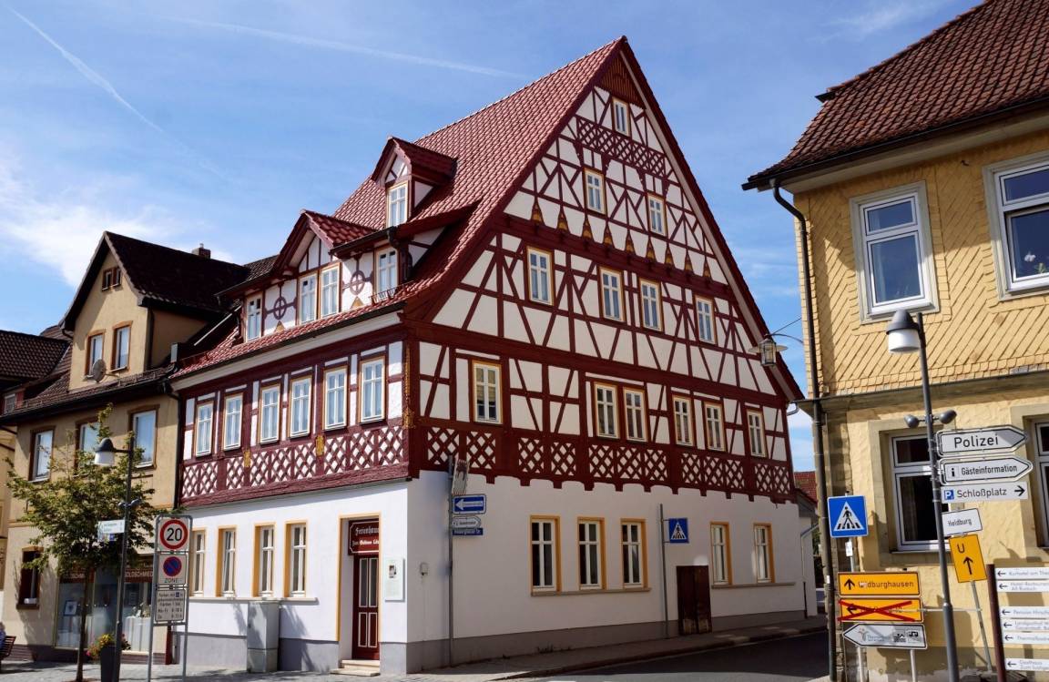 56 M² Ferienwohnung ∙ 1 Schlafzimmer ∙ 4 Gäste - Bad Rodach