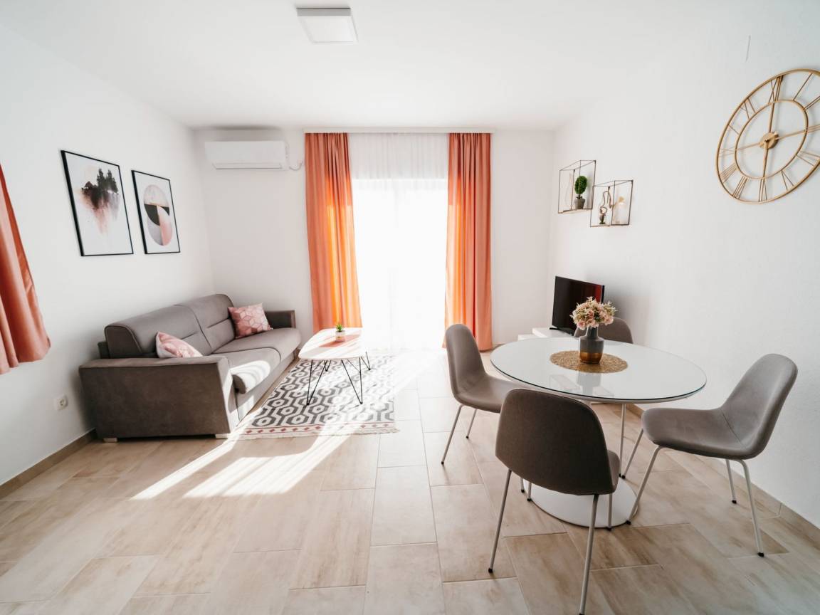 72 M² Apartment ∙ 2 Bedrooms ∙ 4 Guests - Duba