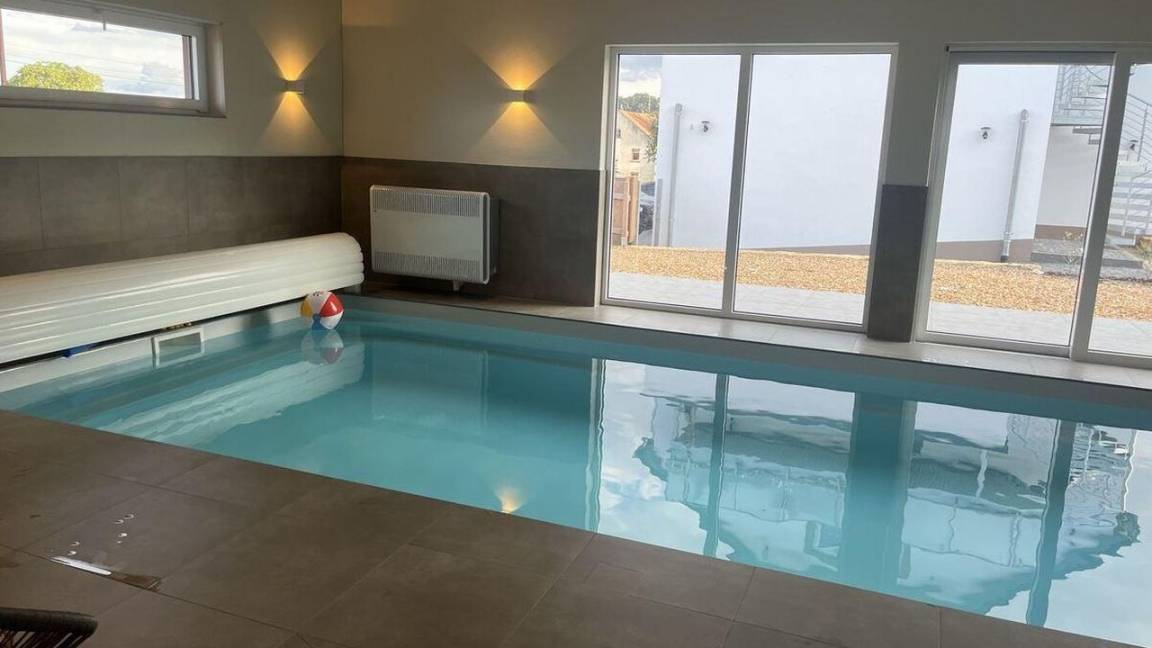 142 M² Appartement ∙ 4 Slaapkamers ∙ 8 Gasten - Merzig